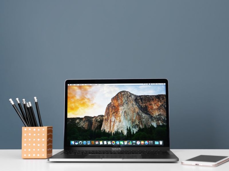 7 Best Laptops for Graphic Designers - Designertale