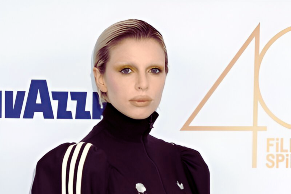 Julia Foxs Oscars 2025 Outfit Breaks the Internet – See the Shocking ...